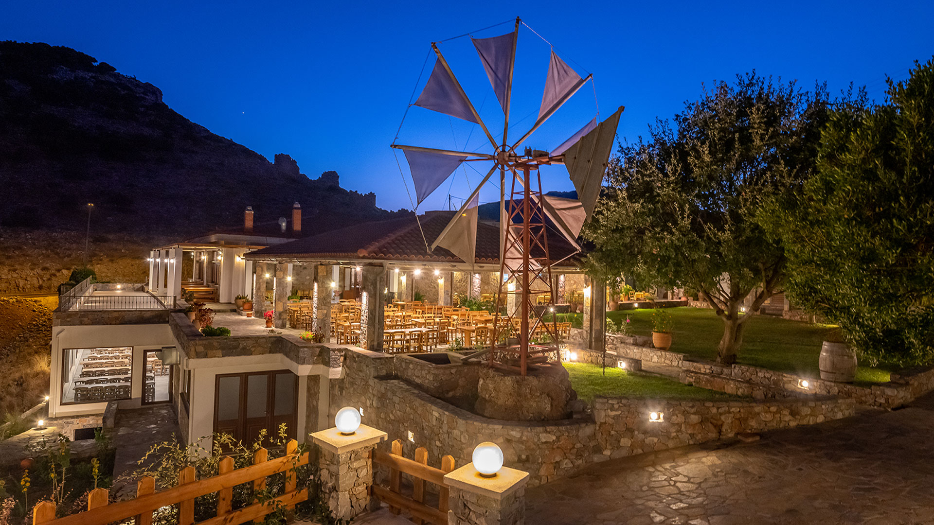 Traditional Restaurant - Seli Ampelou